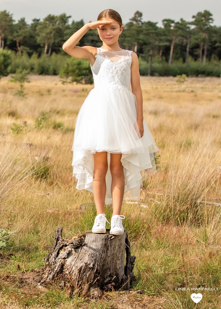 Oona D | Network Model Agency