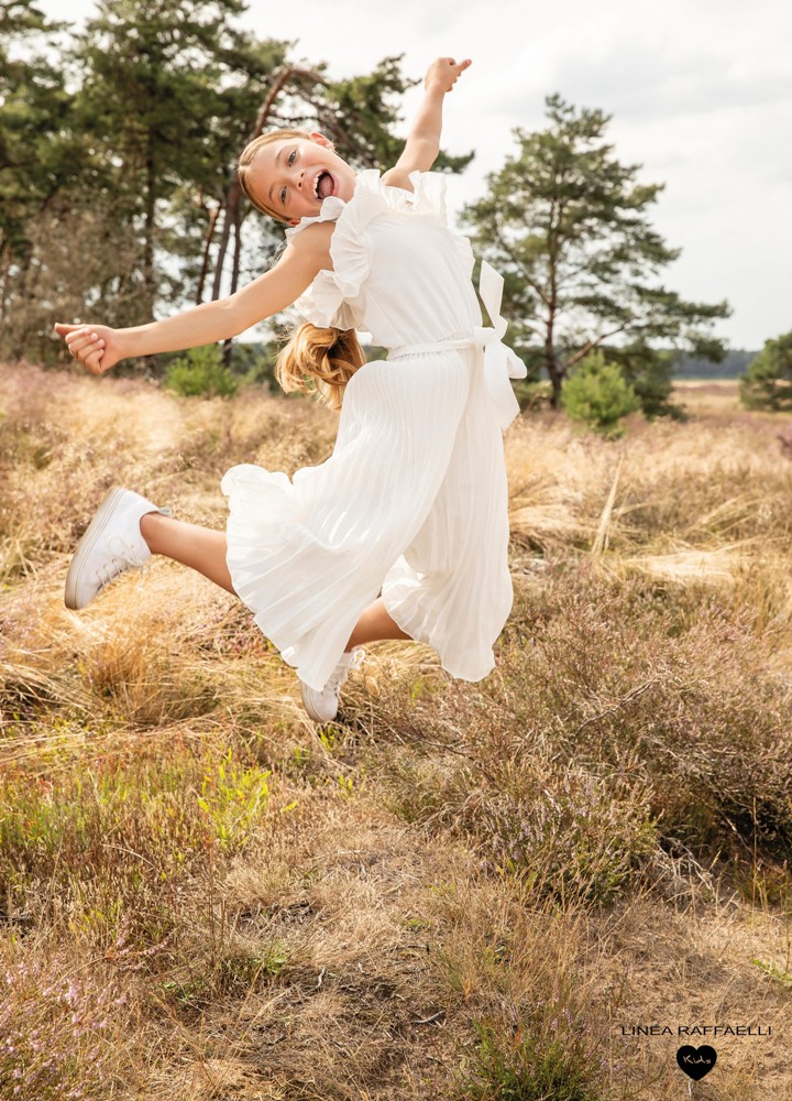 Oona D | Network Model Agency