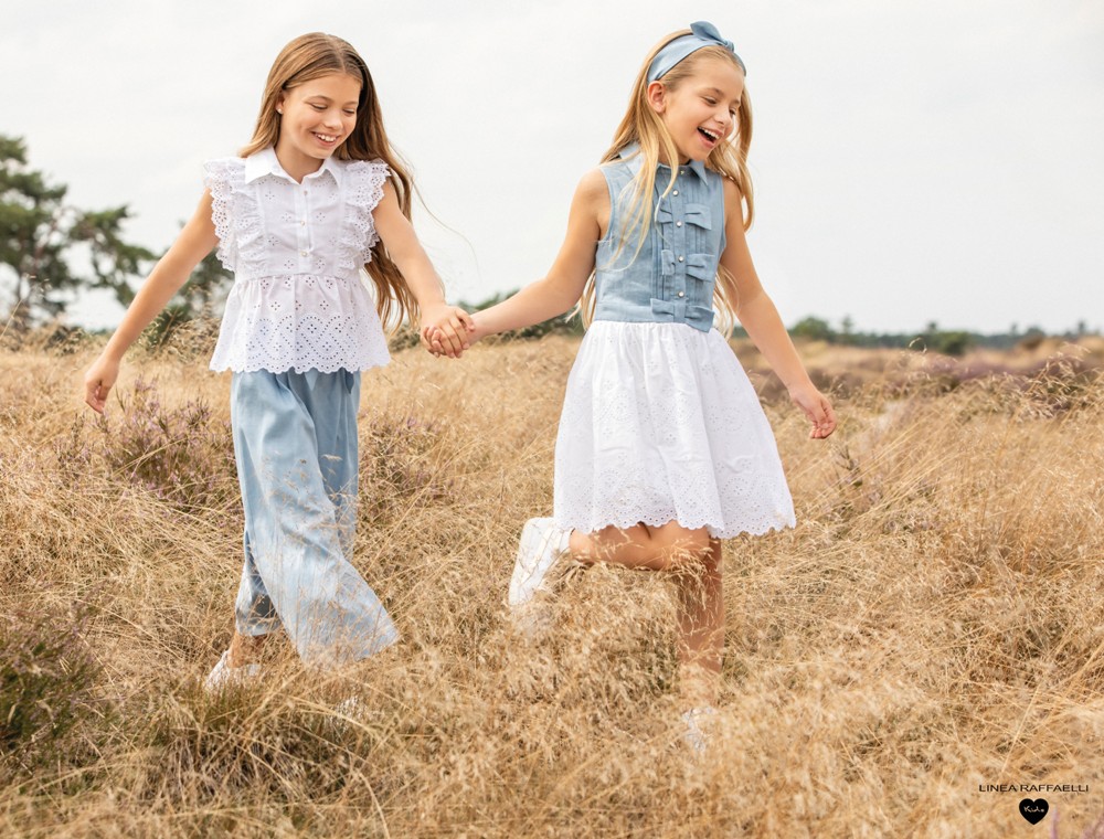 Oona D | Network Model Agency