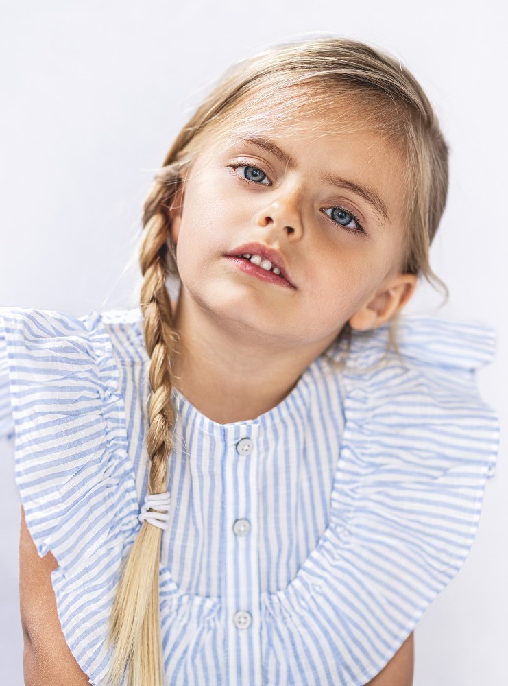 Riley B | Network Model Agency
