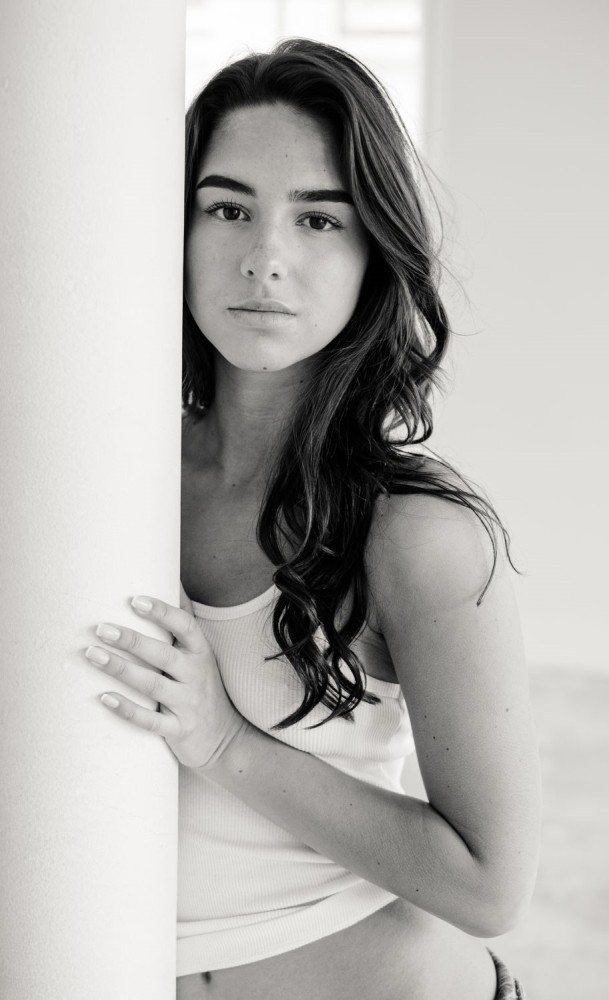 Roos H | Network Model Agency