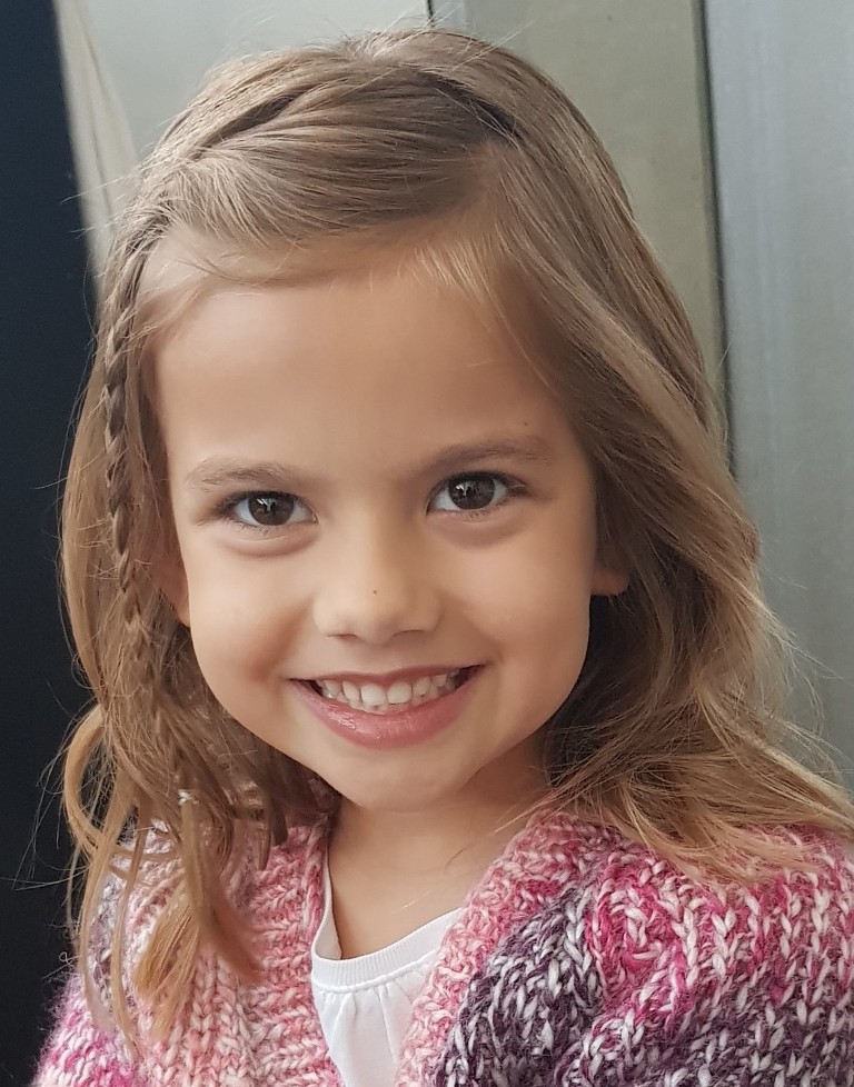 Taïs D | Network Model Agency