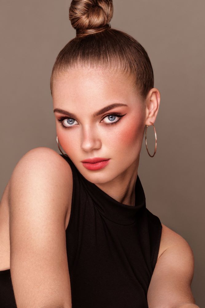 Zoë O | Network Model Agency