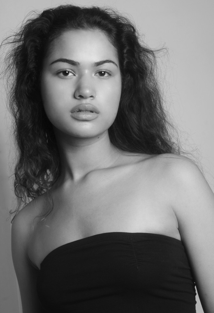 Zoë V | Network Model Agency